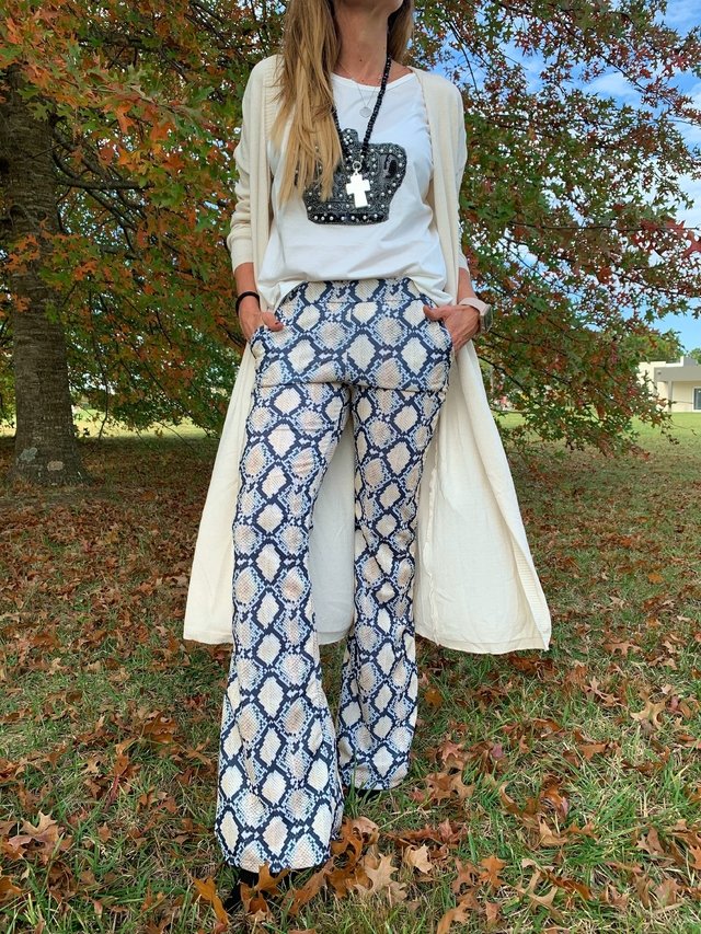 BOSTON YELLOW – Kowloon Outfit